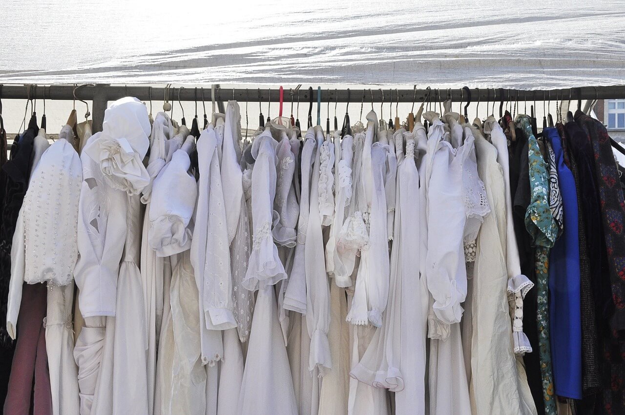 Does Sun Drying Clothes Cause Them To Fade? - Check Appliance