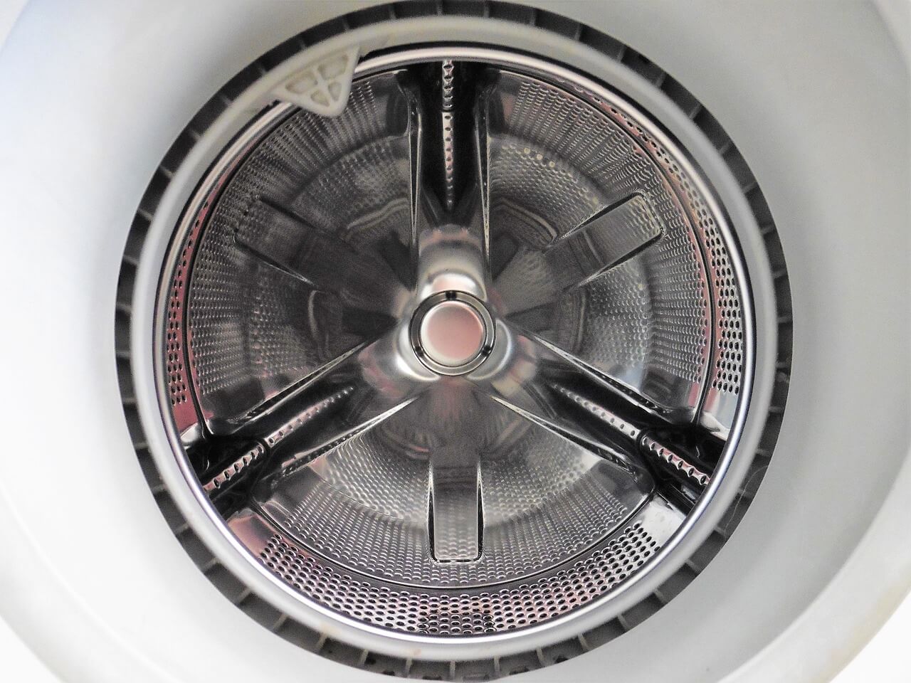 Washing Machine Spin Cycle Very Loud? (here’s why & what to do) - Check ...
